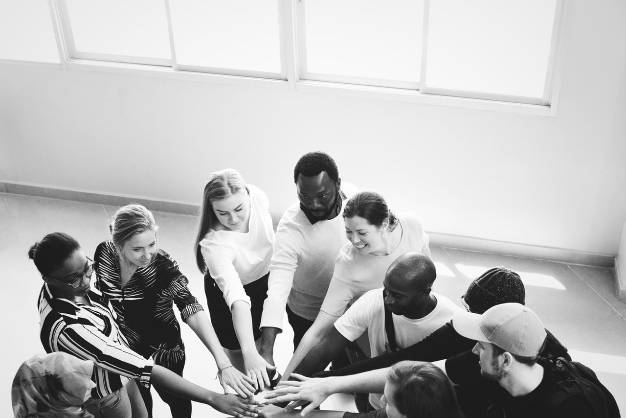 What Makes A Good Huddle Or Stand Up Meeting? - PeopleShift